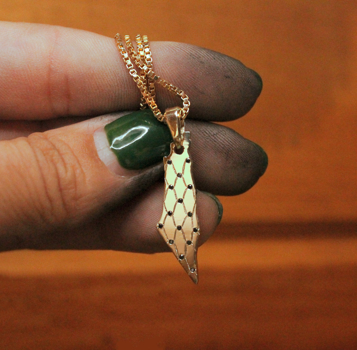 Maysoon Pendant – Jalnar